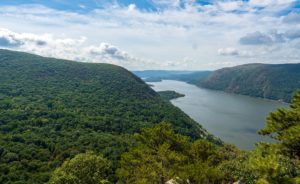 Breakneck Ridge - Hudson Highlands State Park Preserve - Take a Hike!